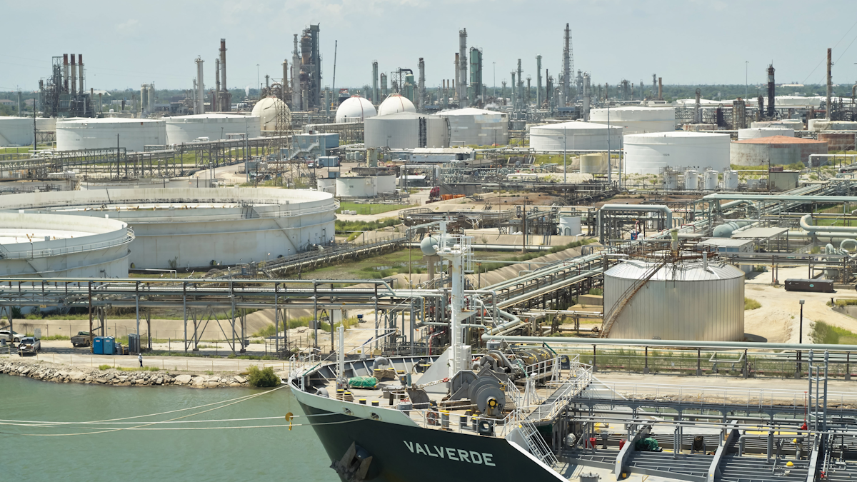 Fire Hits Citgo Refinery | Design and Development Today