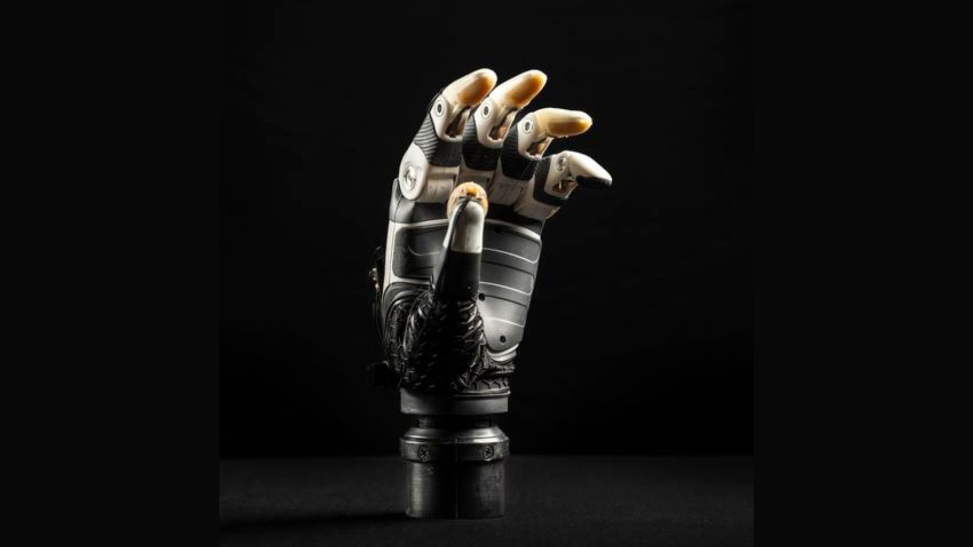 University of Utah Engineers Give a Bionic Hand a Mind of Its Own ...